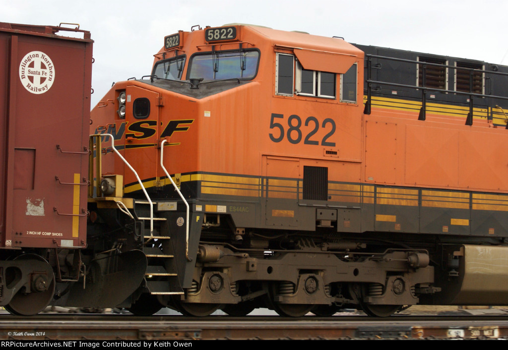 BNSF 5822